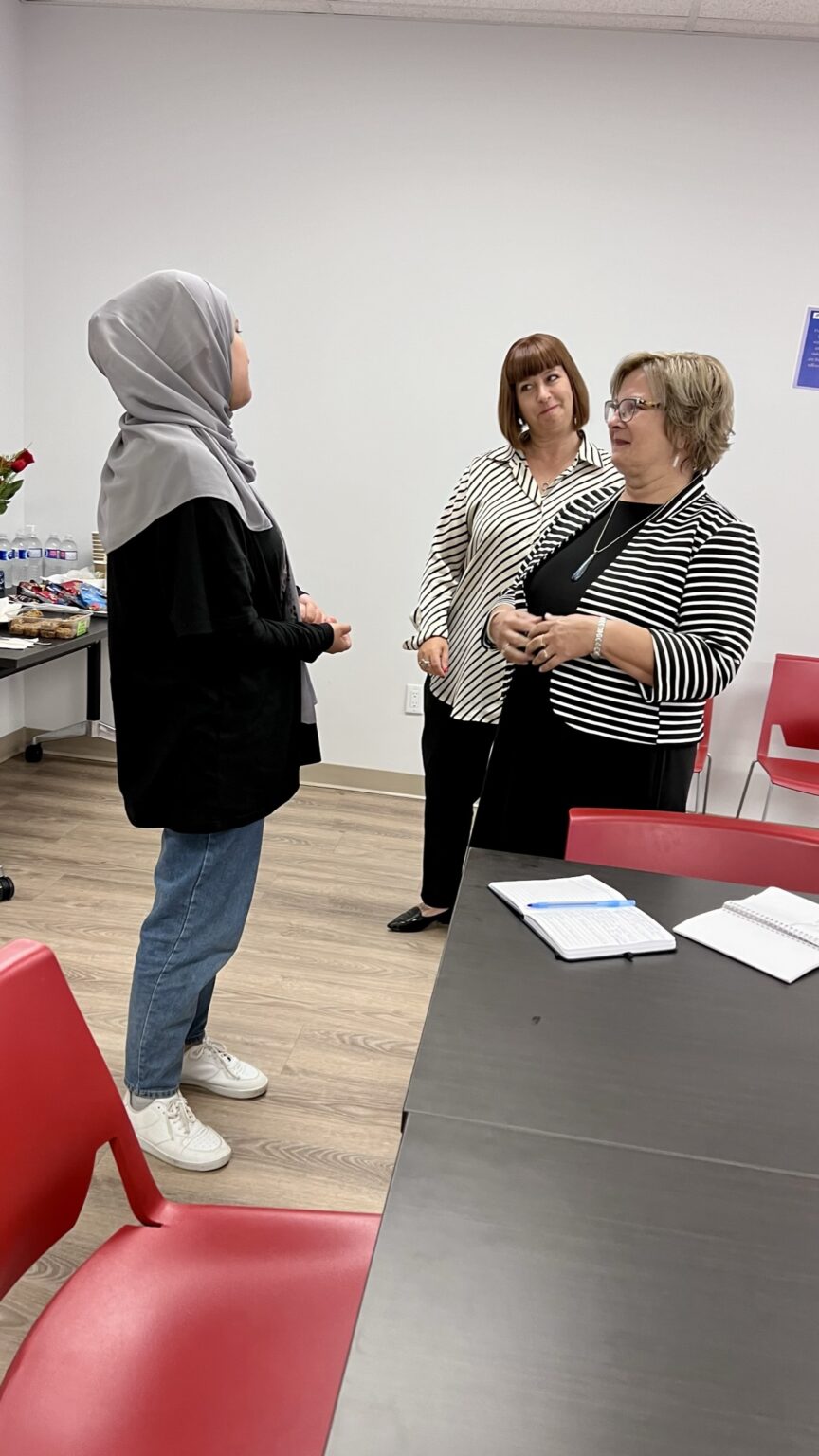 Visite de Marie-France Lalonde au CÉSOC - Césoc - Centre d ... Visite de Marie-France Lalonde au CÉSOC - Césoc - Centre d ...